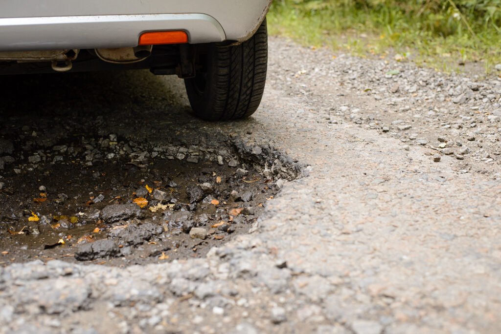 Who is Responsible for Pothole Damage in Michigan?